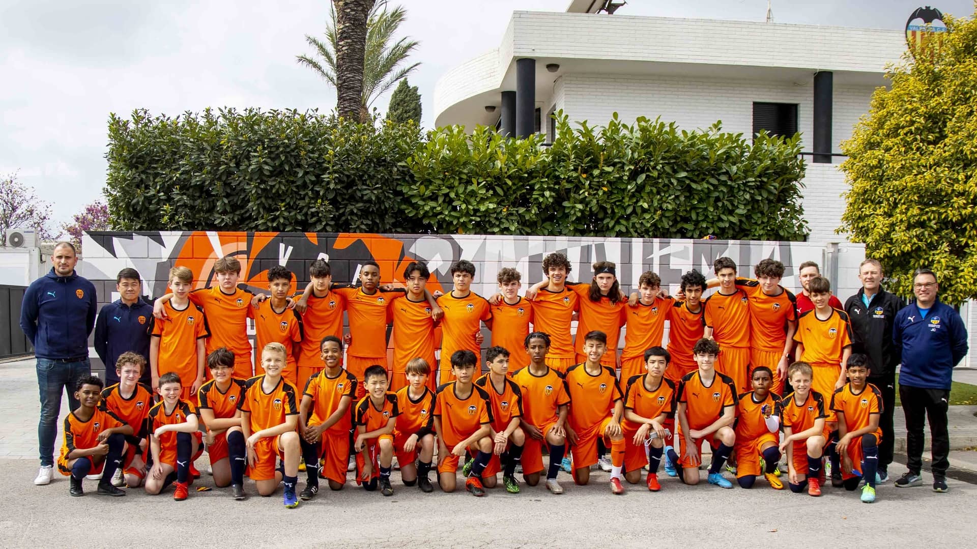 La Academia VCF alcanza un acuerdo para establecer una VCF Soccer ...