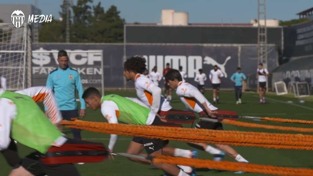📺 Valencia CF training at Paterna Training Ground - Valencia CF