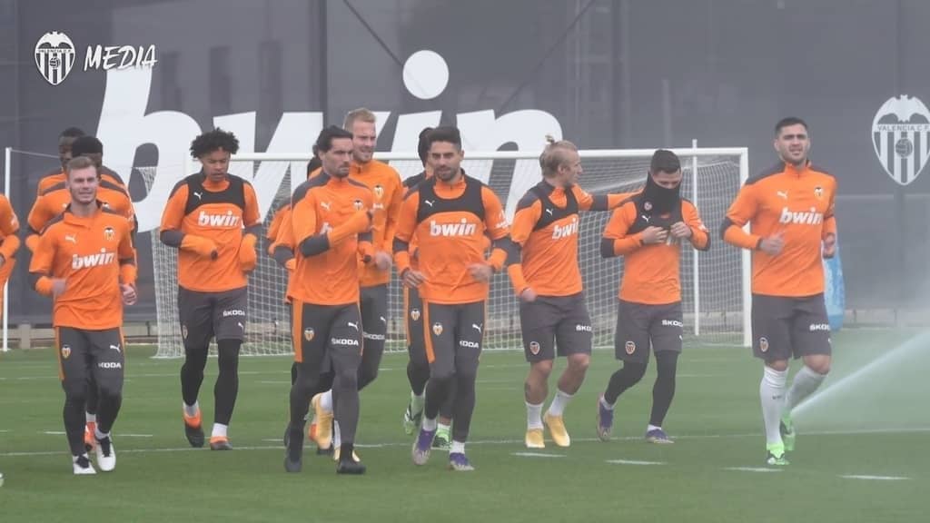 We train together, we play together 🦇 - Valencia CF