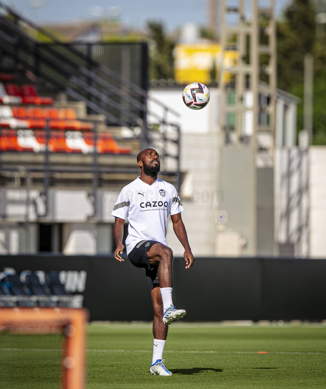 Preparing for Rayo-Valencia CF - Valencia CF
