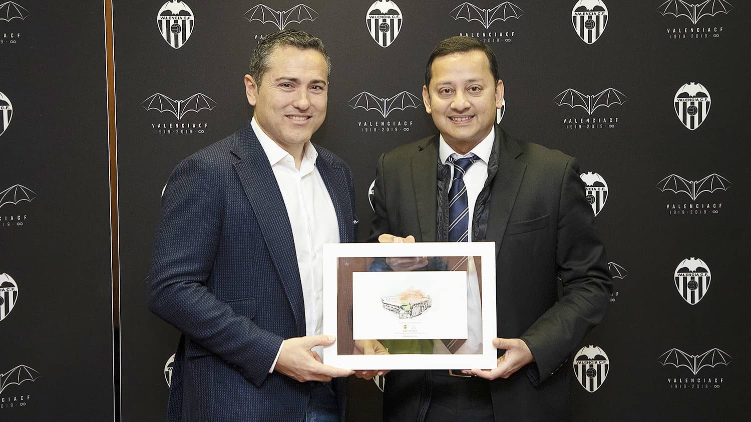 Carlos Ledó, CEO de Idai Nature: “Tratar el césped de Mestalla, donde ...