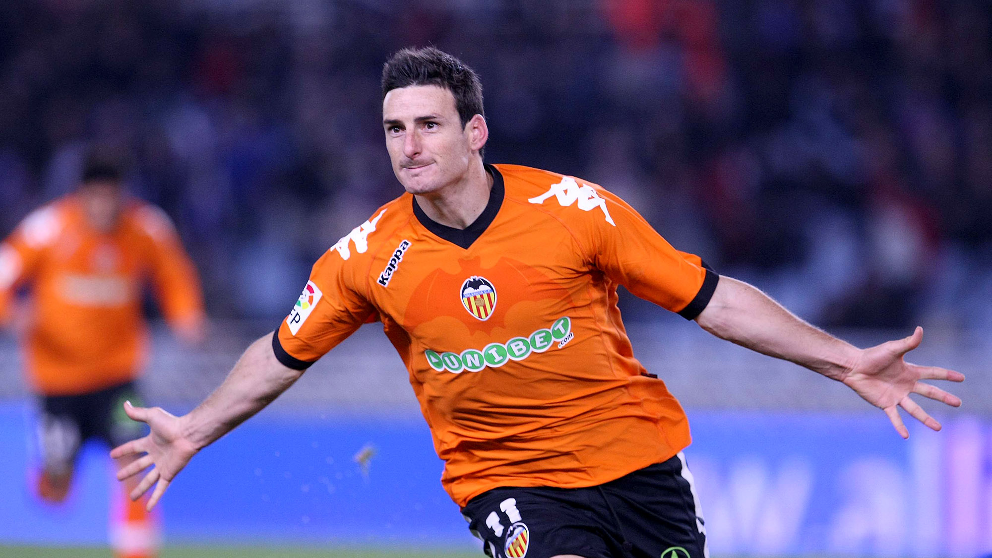 Aritz Aduriz - the striker that played both at Valencia CF and Athletic ...