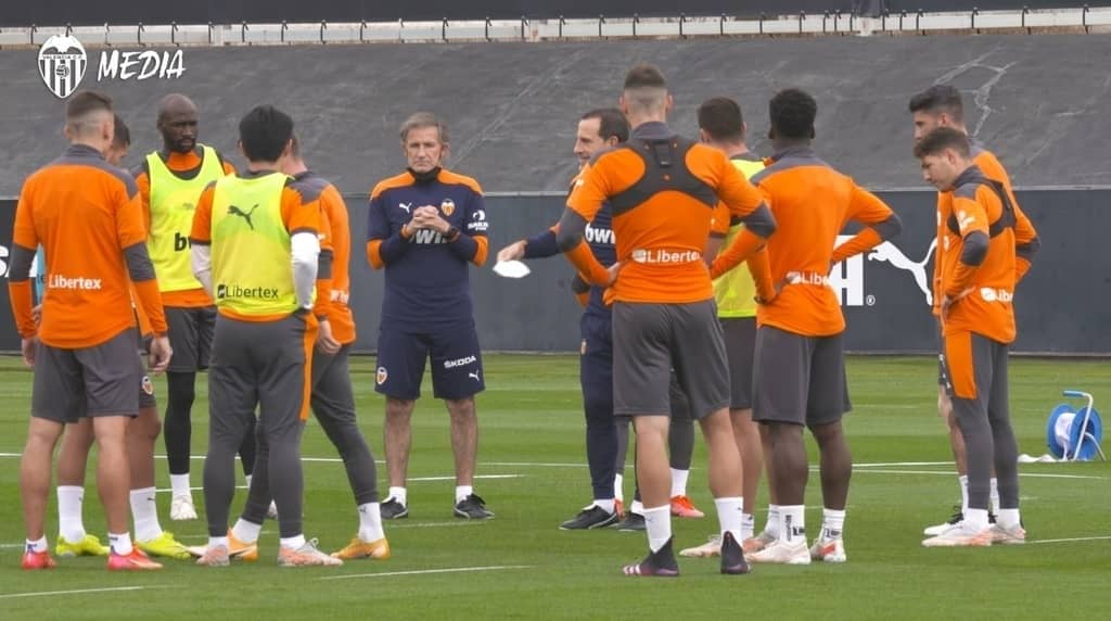 📹 Voro has led the training session at Paterna Training Ground - Valencia CF
