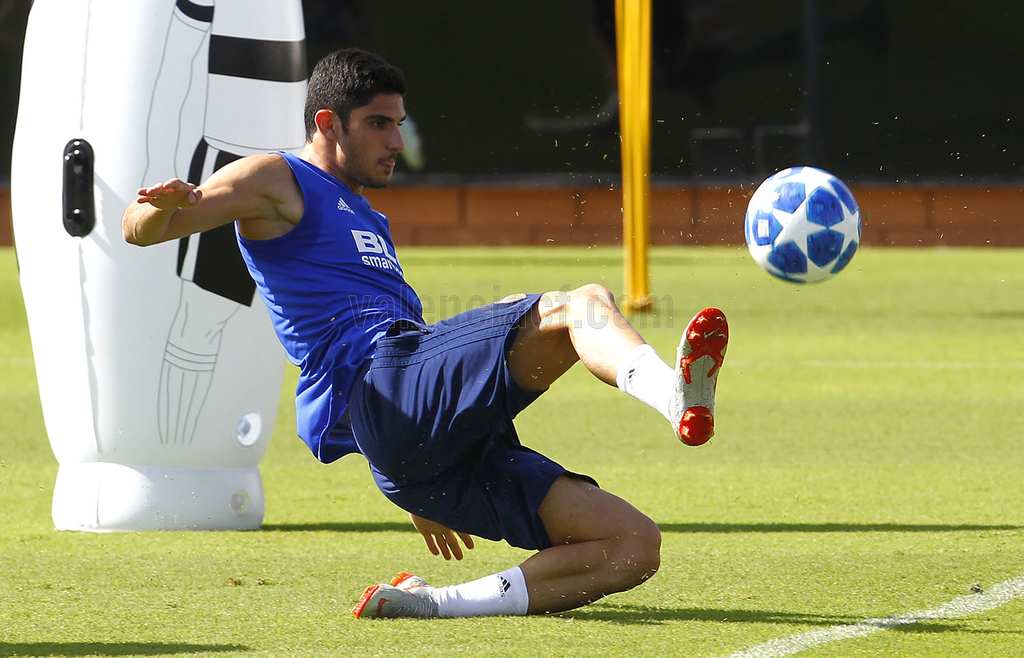 Sunday training: Champions League mode on - Valencia CF