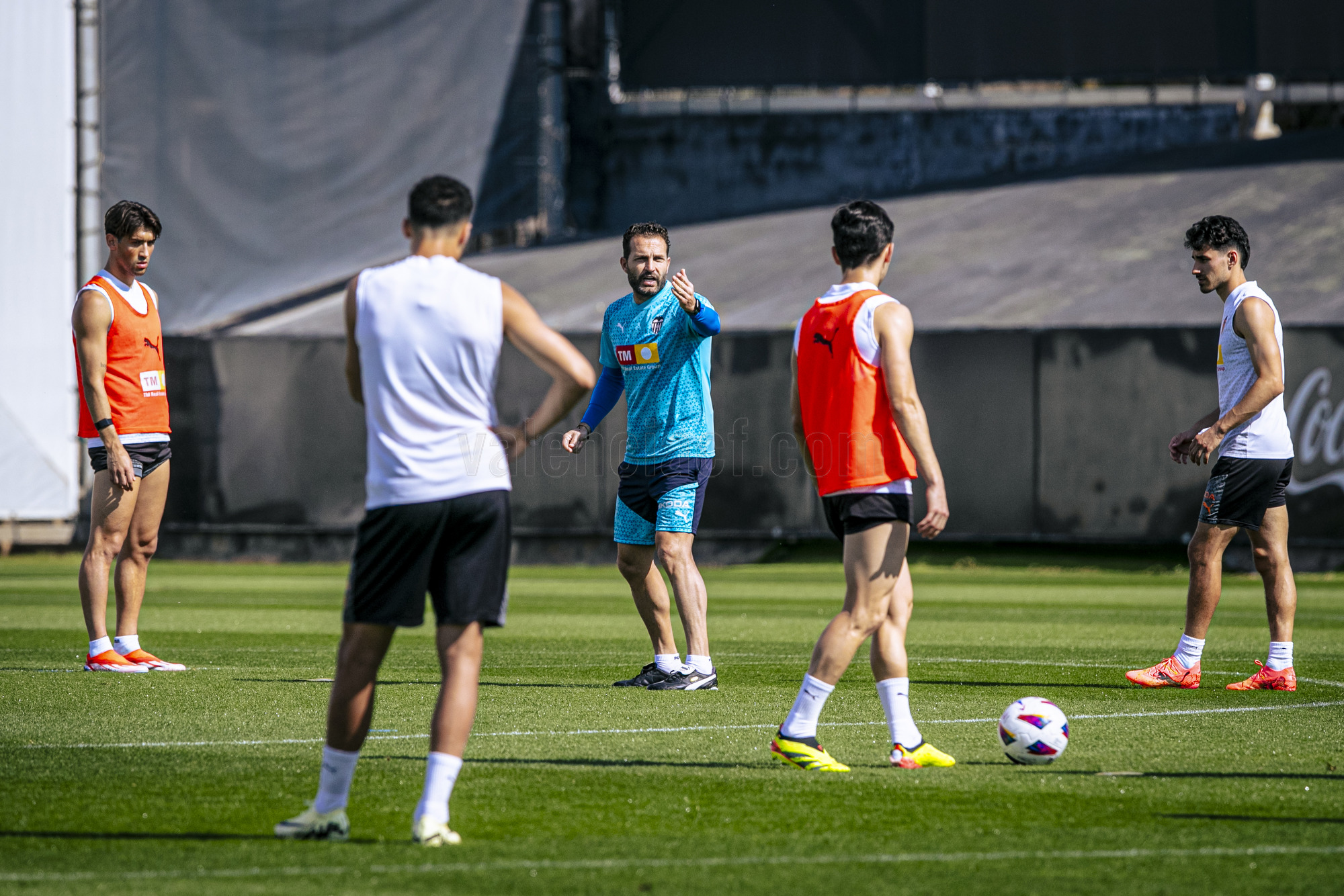 IMÁGENES DEL ENTRENAMIENTO DEL VALENCIA CF 27/04/2024 - Valencia CF