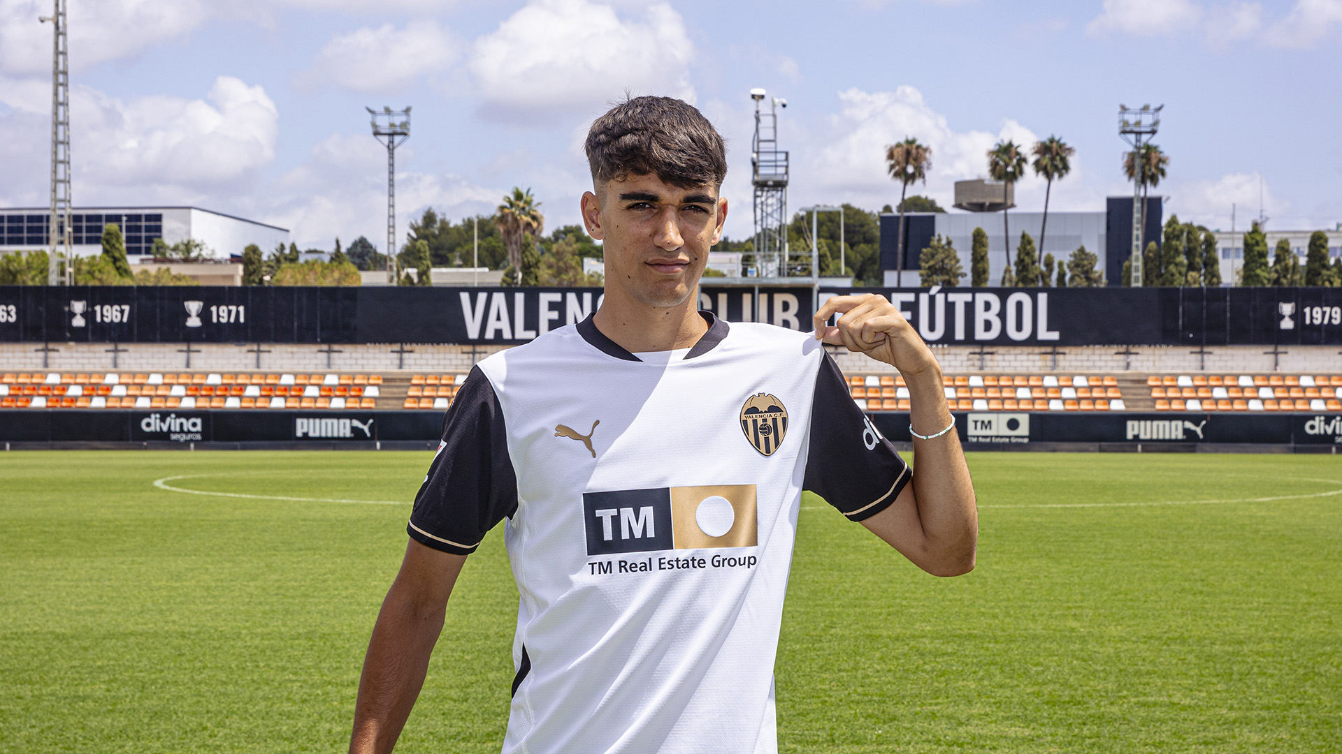 Álex Cerdá: “Llegar al Valencia CF es un nuevo reto ilusionante” - Valencia CF