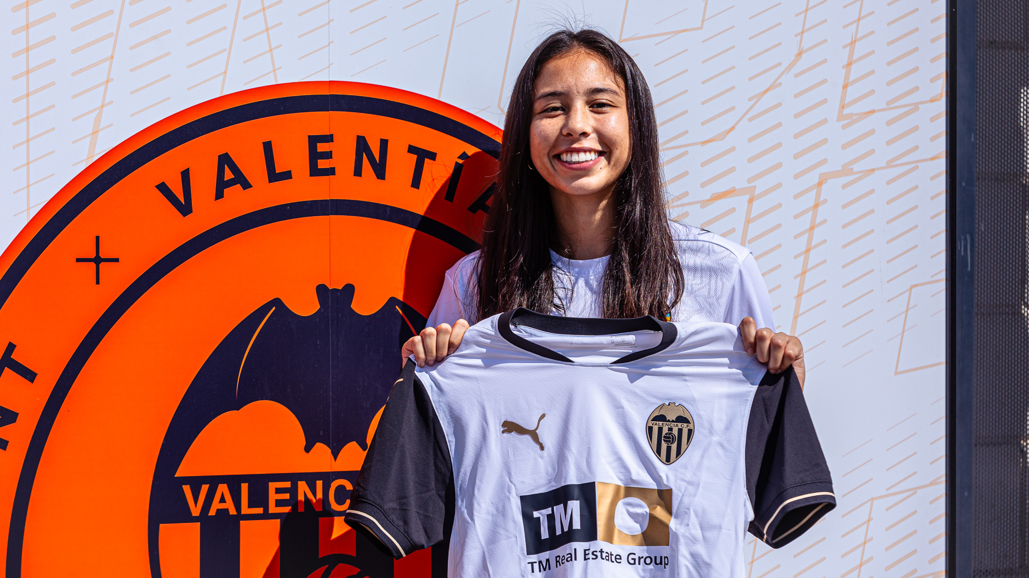 EMMA TOVAR: “ES UN PLACER JUGAR EN ESTE CLUB” - Valencia CF