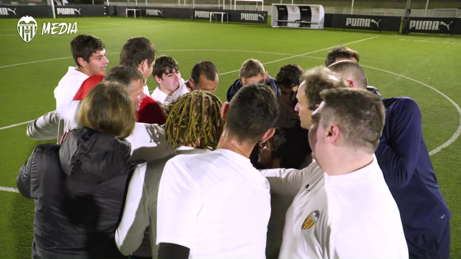 LALIGA GENUINE arrives at Ciutat Esportiva VCF with a gesture of ...