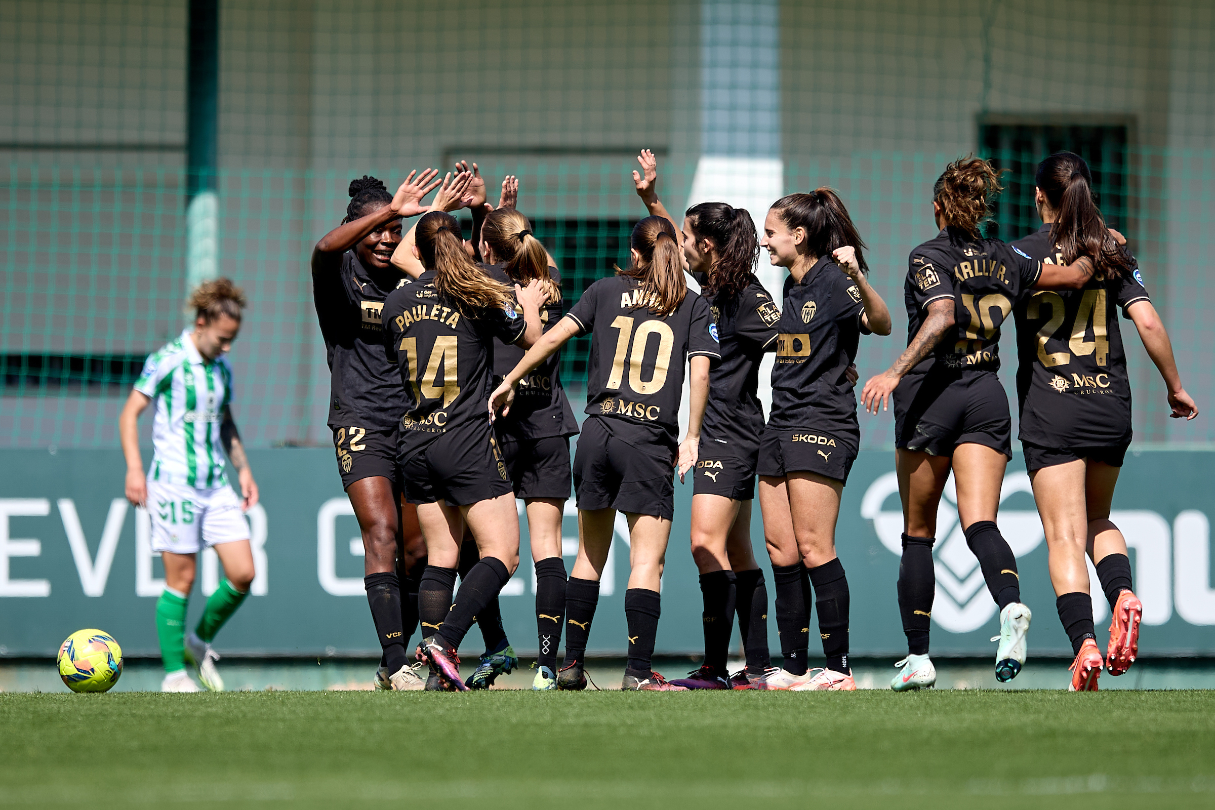 CRÓNICA J22 LIGA F · Victoria del Valencia CF Femenino ante el Real Betis Féminas (0-1 ...