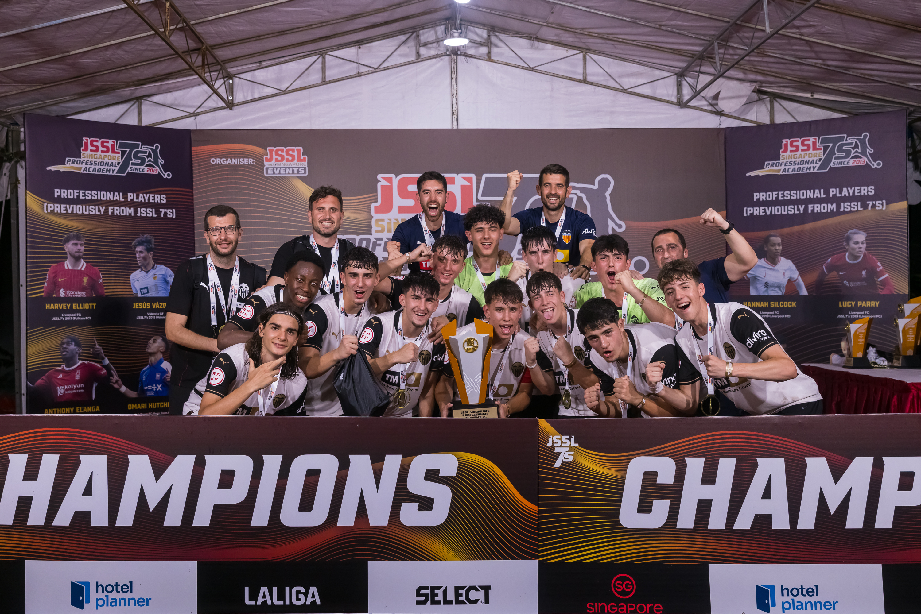 EL VCF CADETE A, CAMPEÓN DEL JSSL PRO 7S DE SINGAPUR - Valencia CF