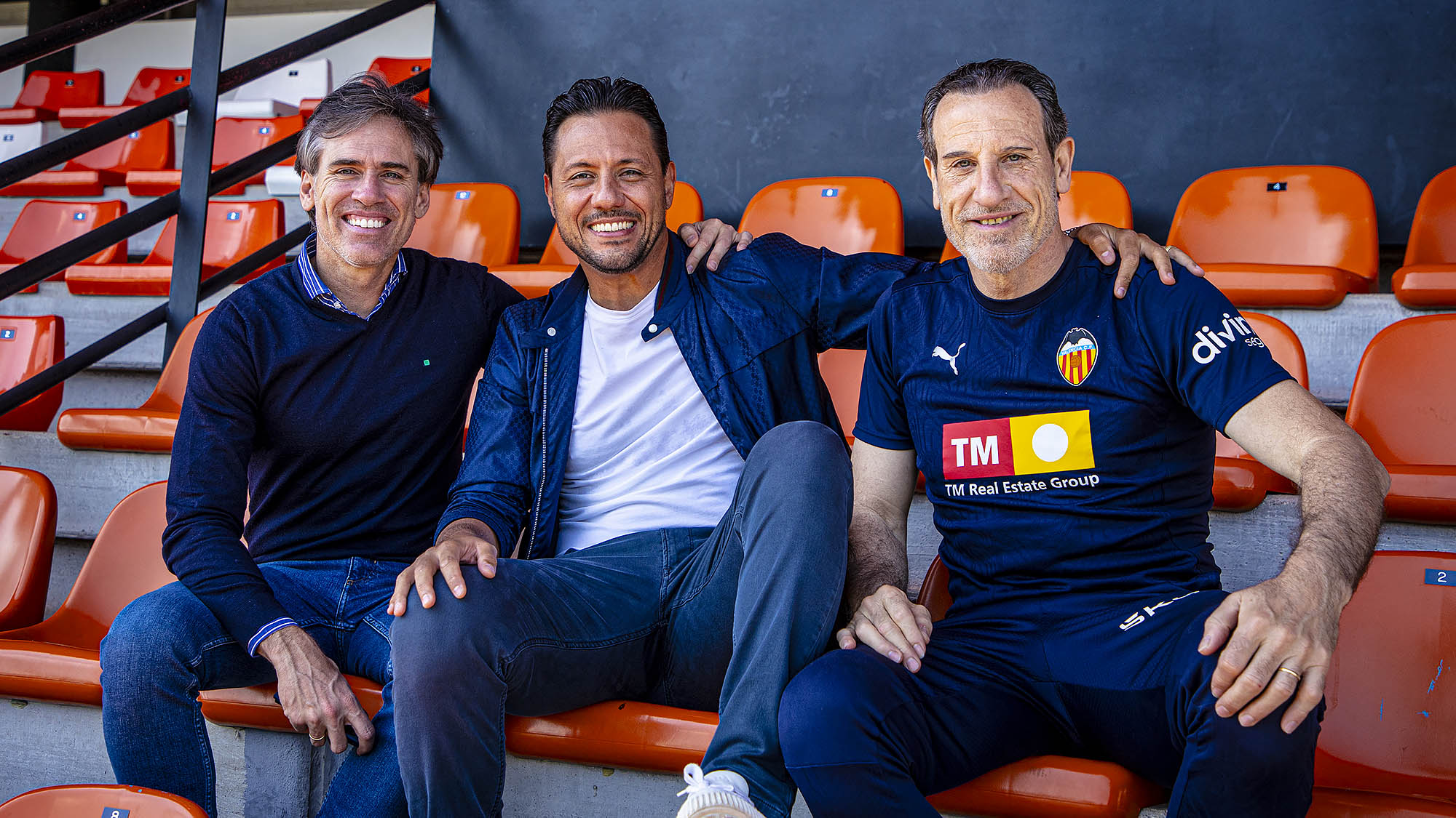 DIEGO ALVES VISITS PATERNA TRAINING GROUND - Valencia CF
