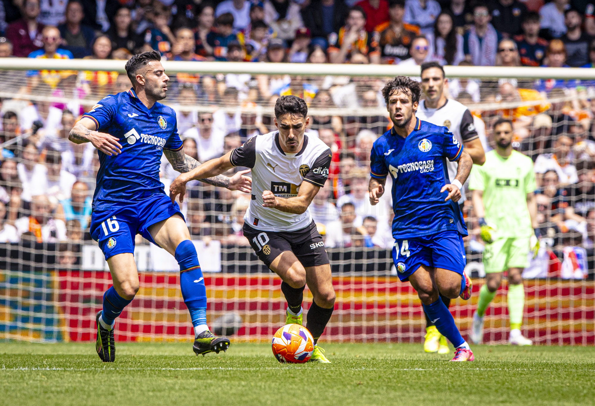 IMAGES FROM THE FIRST HALF OF VALENCIA CF 3 - 0 GETAFE CF - Valencia CF