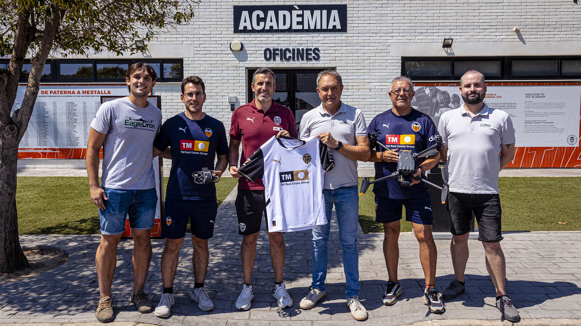 La Academia del Valencia CF renueva su acuerdo con Eagledron - Valencia CF